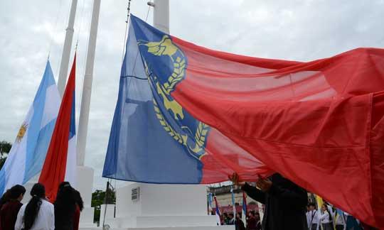 Histórico: izaron por primera vez la bandera de Posadas